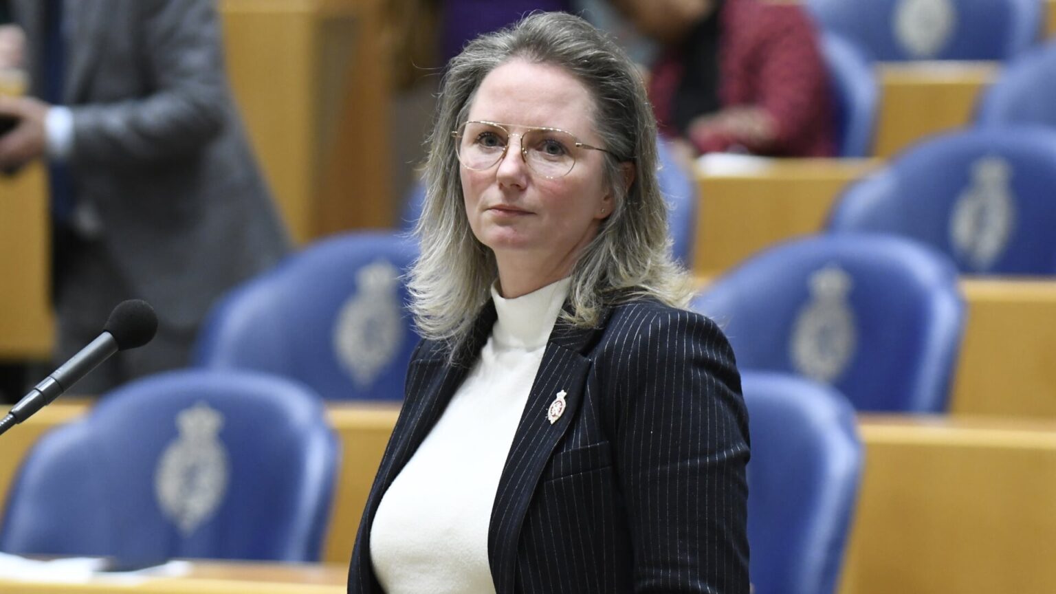 Bom barst binnen PVV: ‘Agema geeft toe dat grote PVV belofte er niet ...